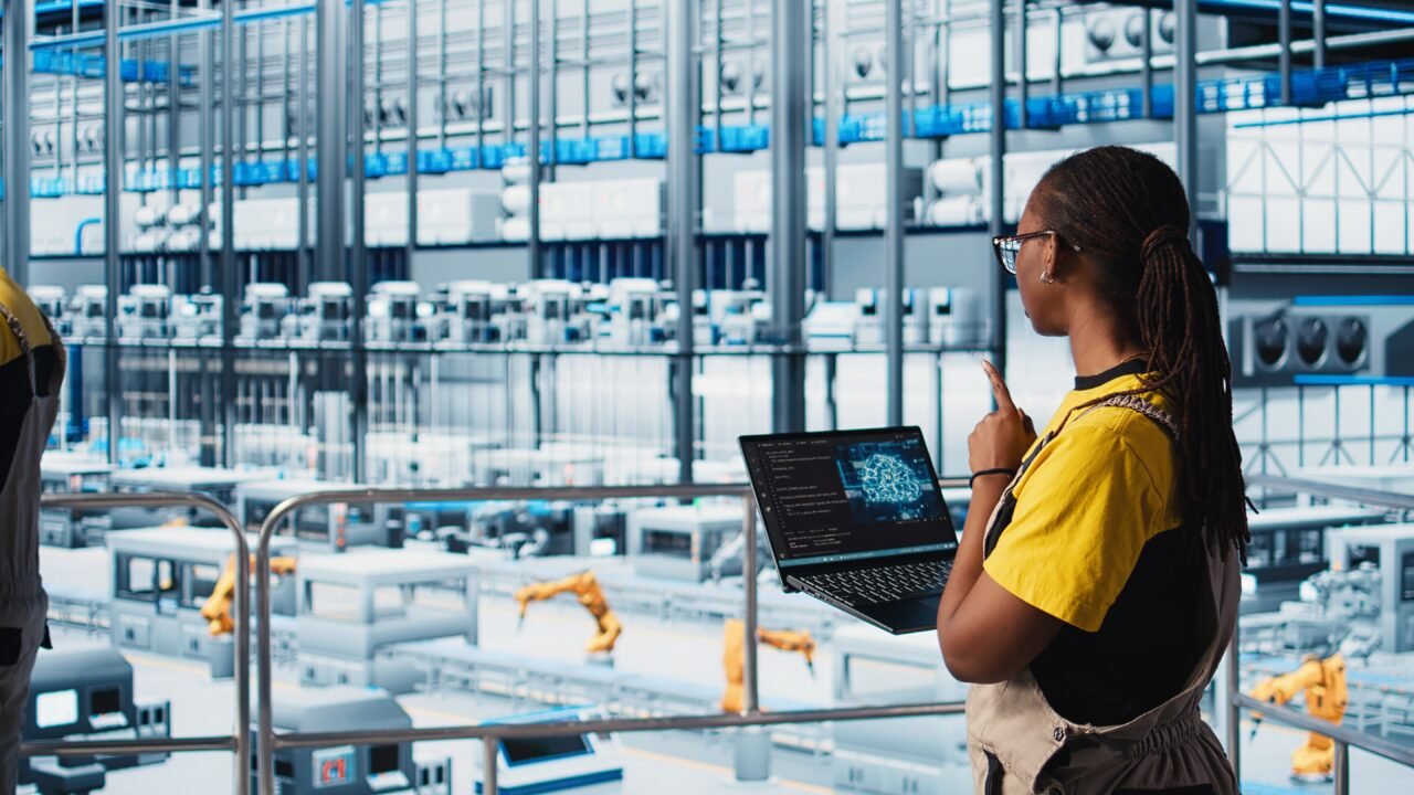 Cloud Solutions For Modern Manufacturing: Navigating a Digital Future